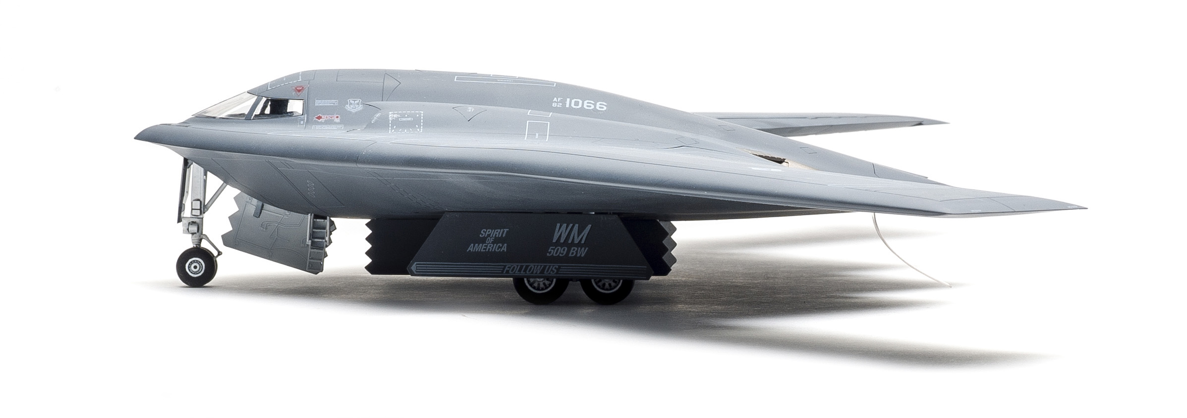 Build review of Modelcollect's B-2A Spirit scale model kit | FineScale ...