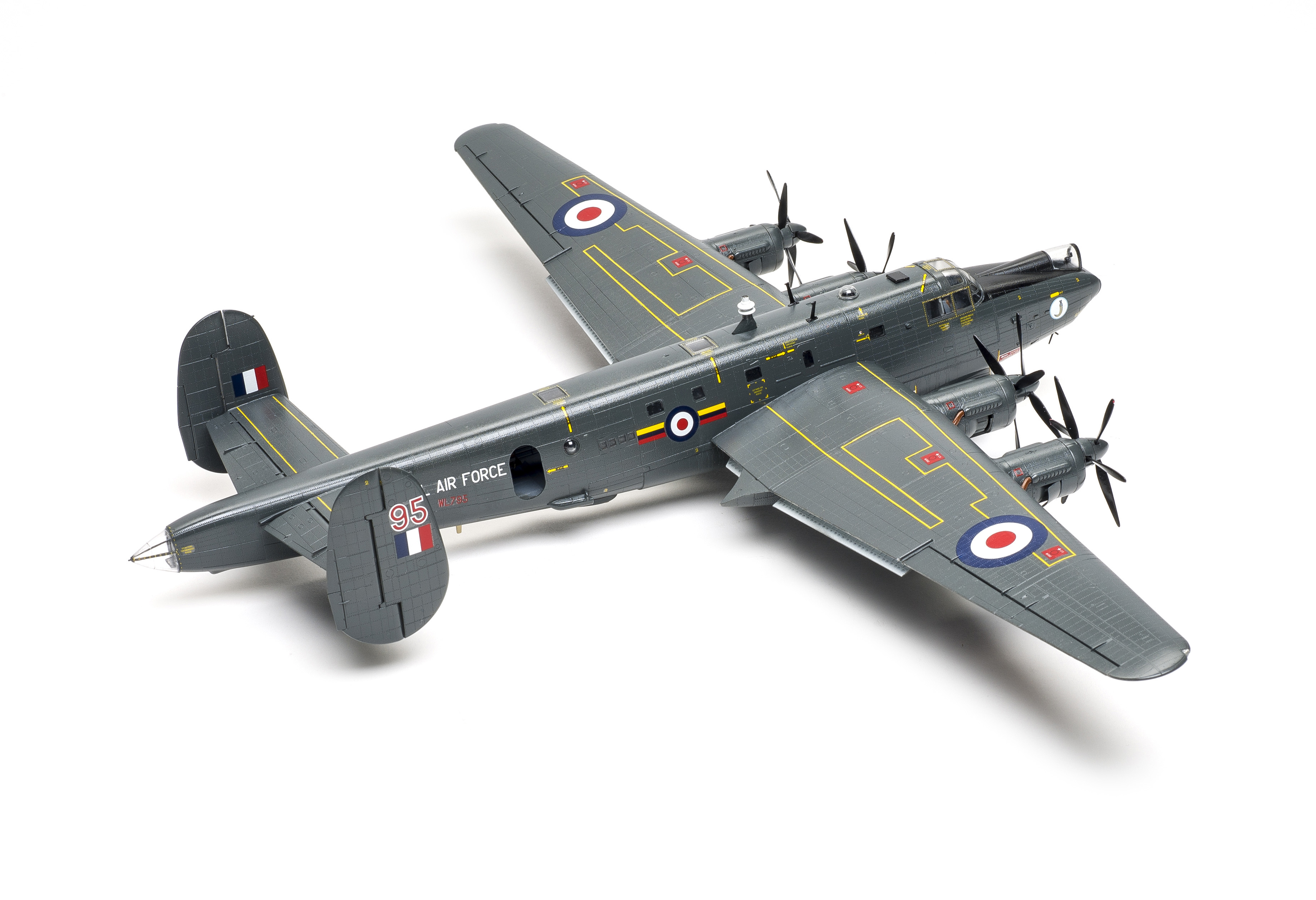 Build review of Revell Germany Avro Shackleton AEW.2 scale model kit ...