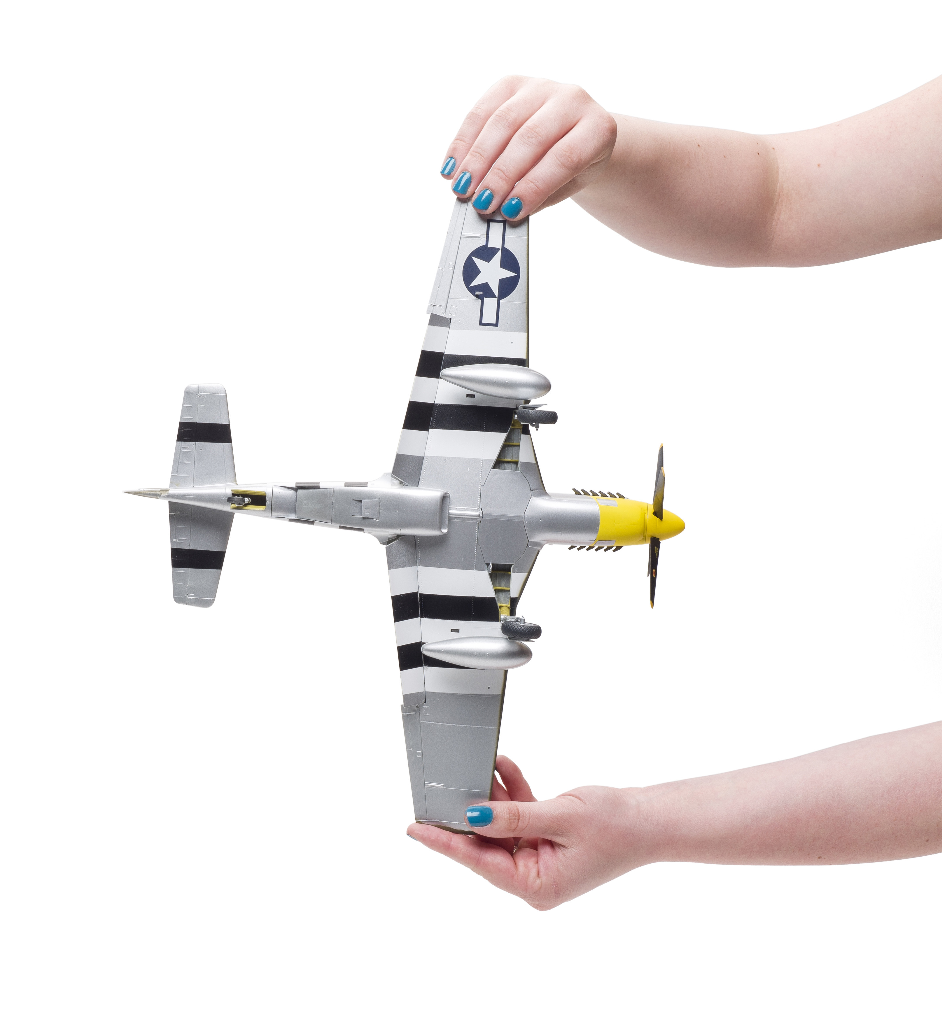 Build review of the Revell Germany P-51D-NA Mustang scale model kit ...