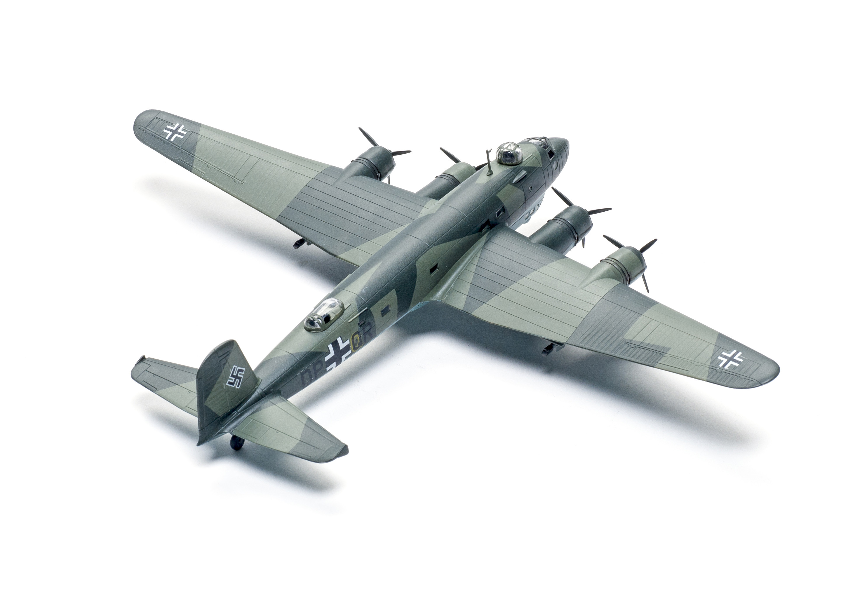 Build review of the Roden 1/144 Fw 200C-6 Condor scale model aircraft ...