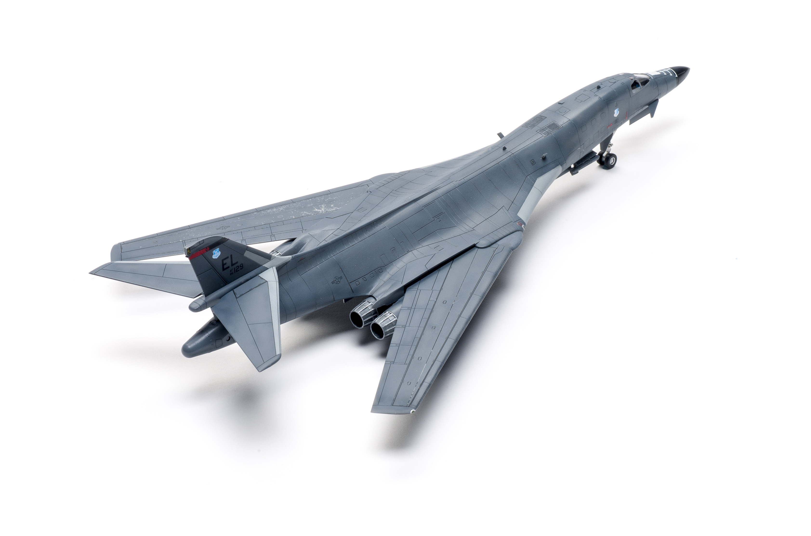 Build review of the Academy B-1B Lancer scale model kit | FineScale ...
