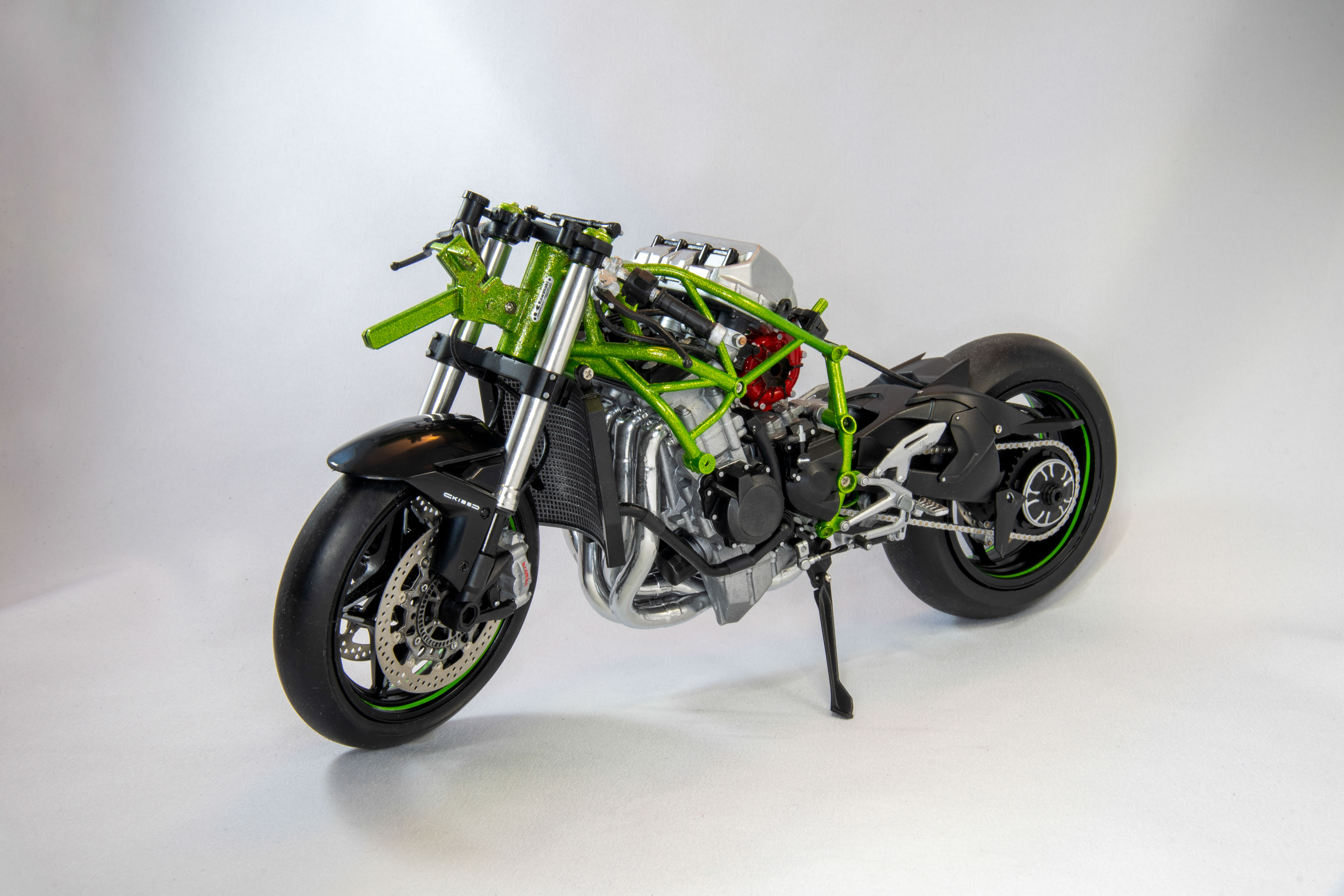 Build review of the Meng Kawasaki Ninja H2R scale model motorcycle kit ...