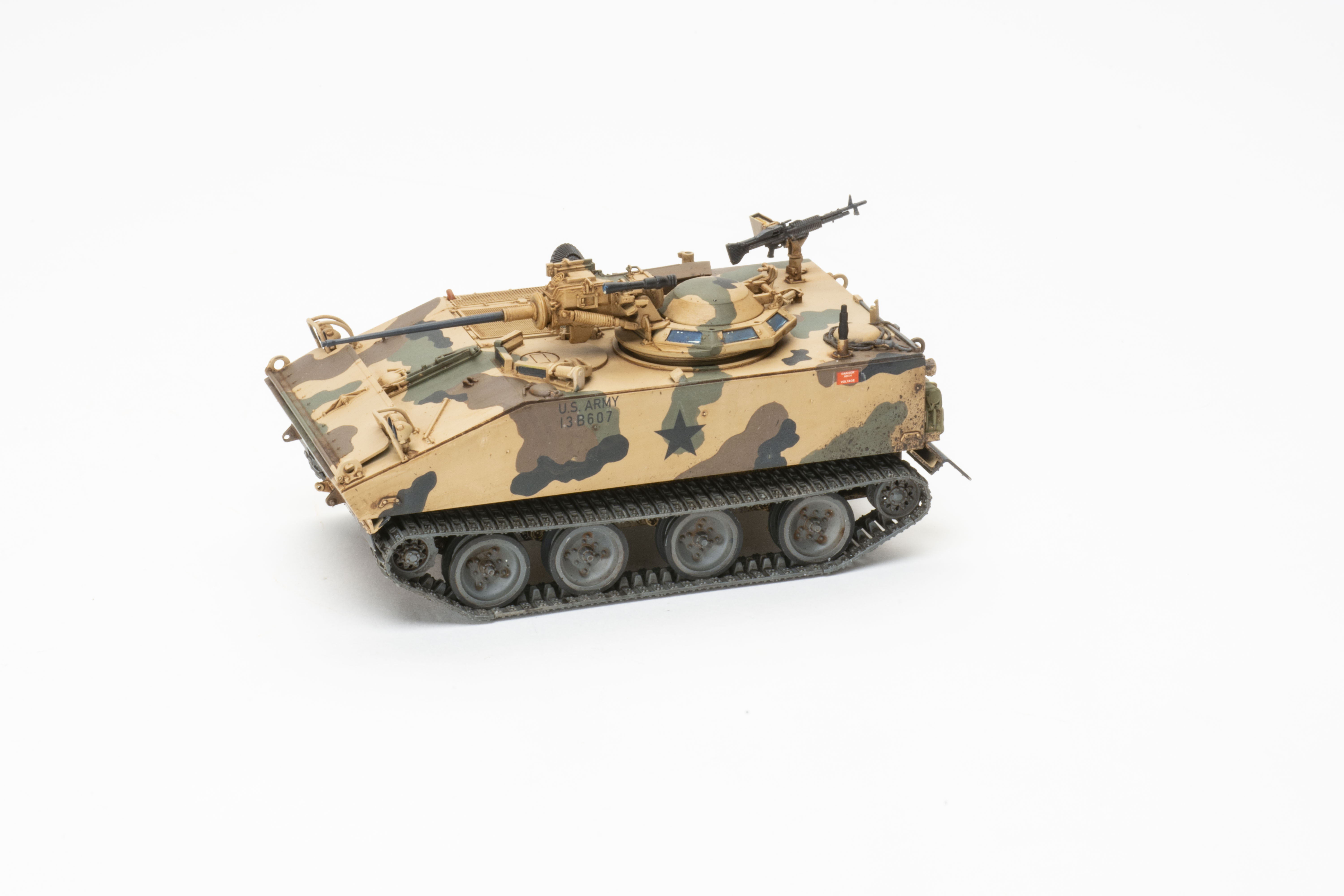 Takom 1/35 scale M114 A1E1 CRV plastic model kit review | FineScale ...