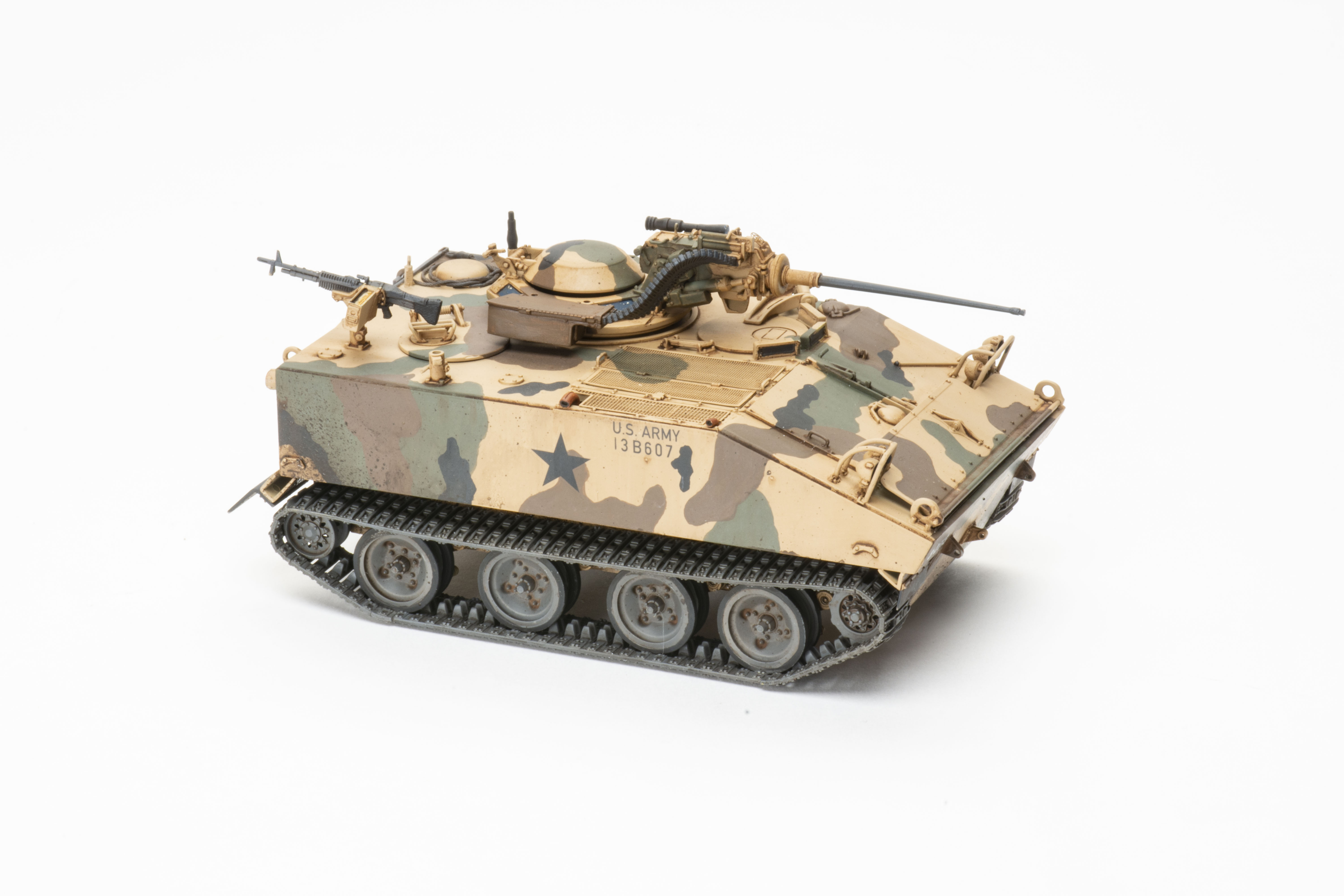 Takom 1/35 scale M114 A1E1 CRV plastic model kit review | FineScale ...