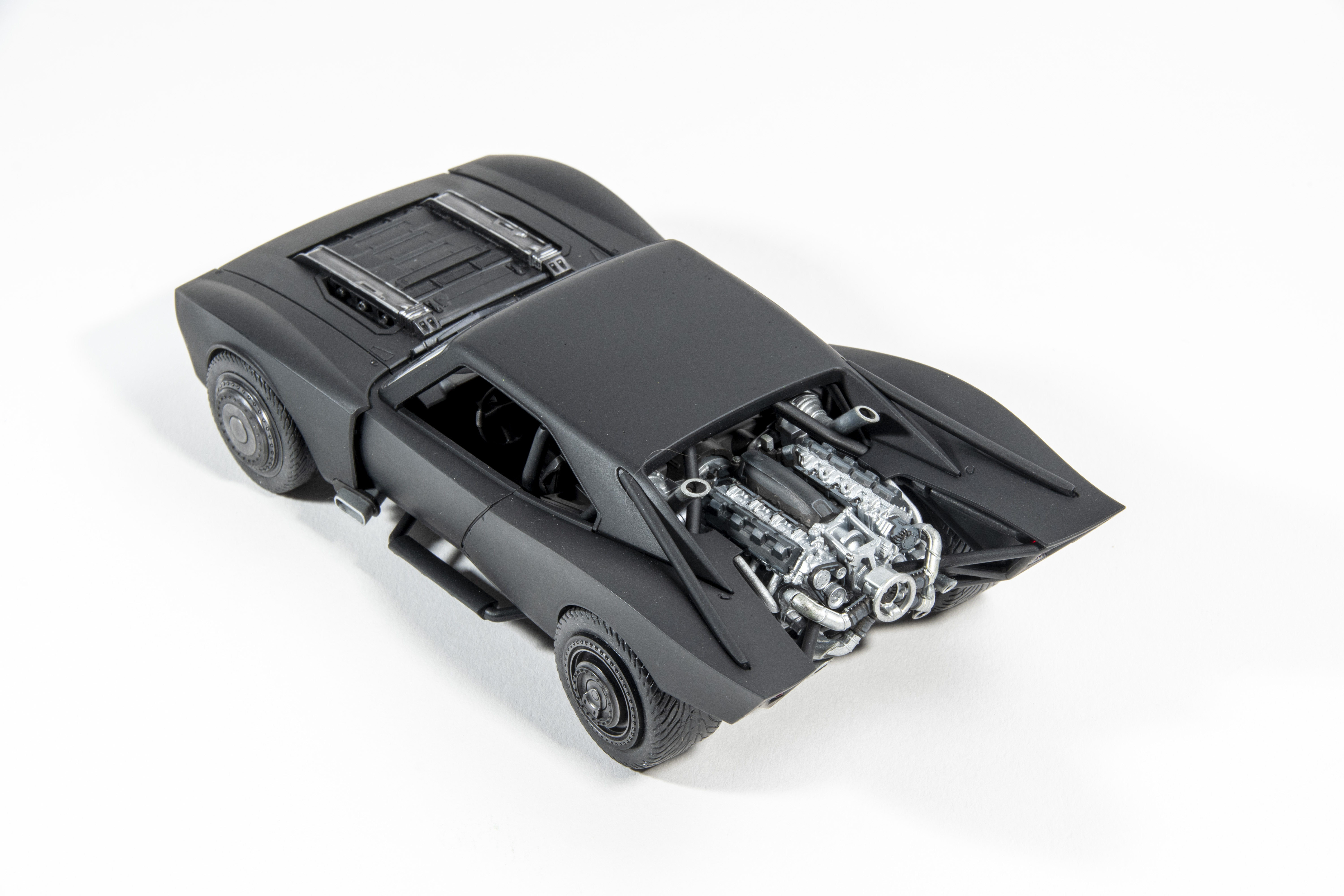 Bandai 1/35 scale ‘The Batman’ Batmobile plastic model review ...