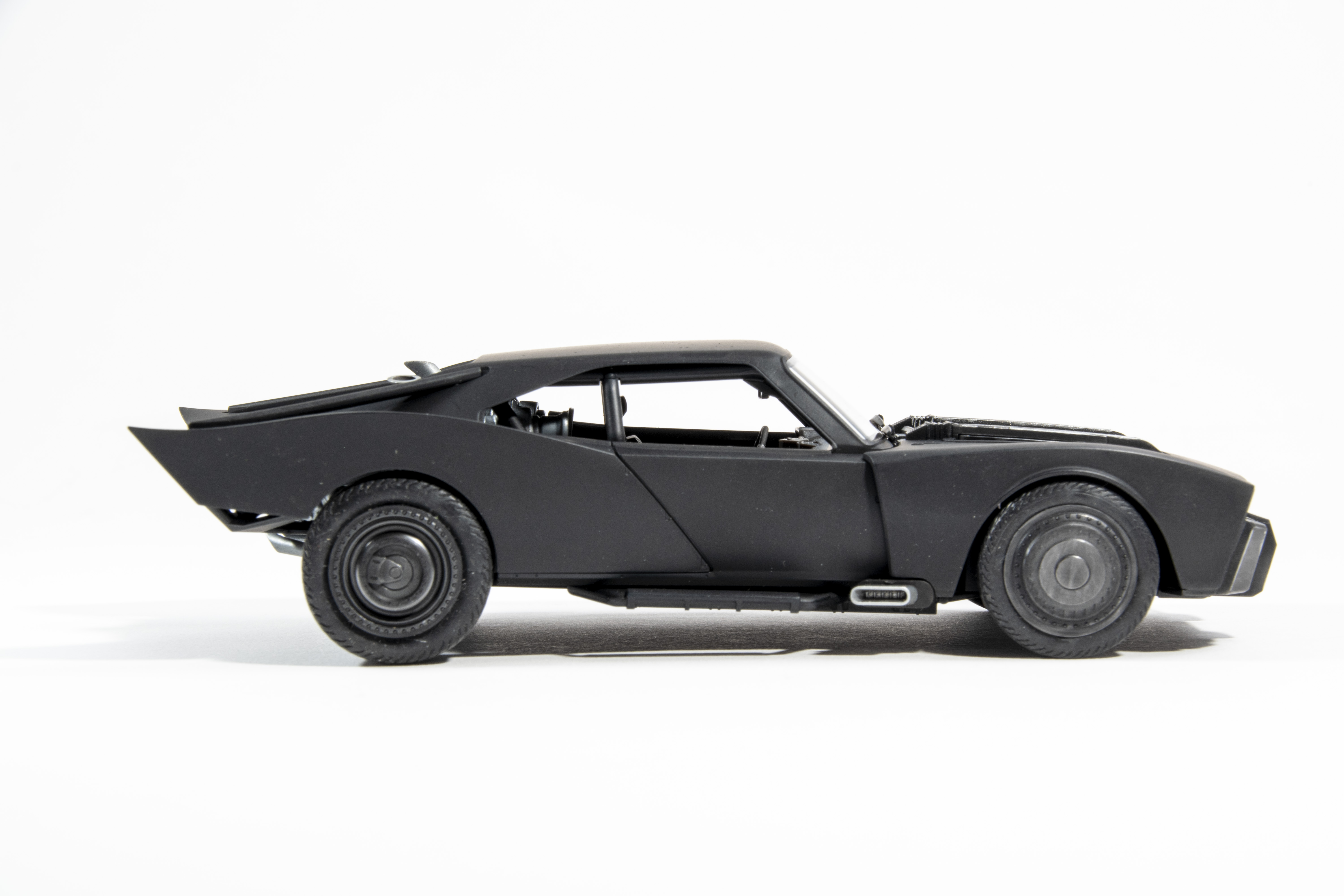 Bandai 1/35 scale ‘The Batman’ Batmobile plastic model review ...