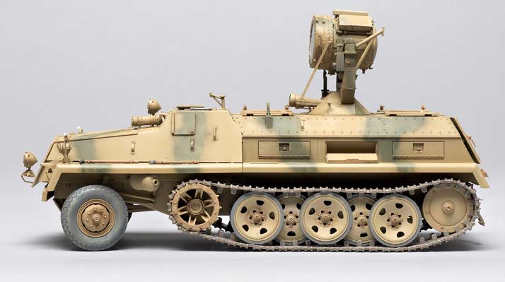 Great Wall Hobby 1/35 scale sWS Infrared Searchlight Carrier "Uhu ...